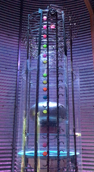 200 Bouncy Balls Create a Mesmerizing Musical Display - Make: