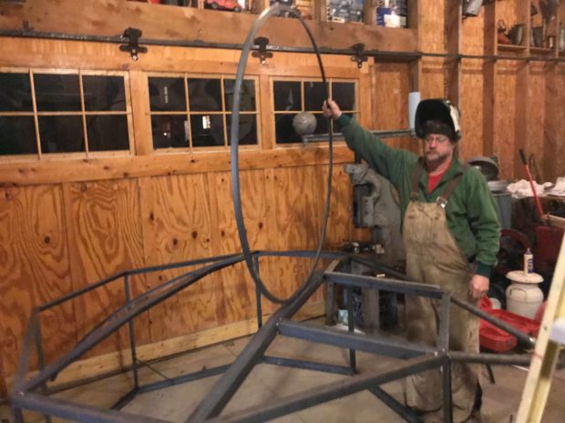 Barry Nobles and His Backyard Lunar Lander - Make: